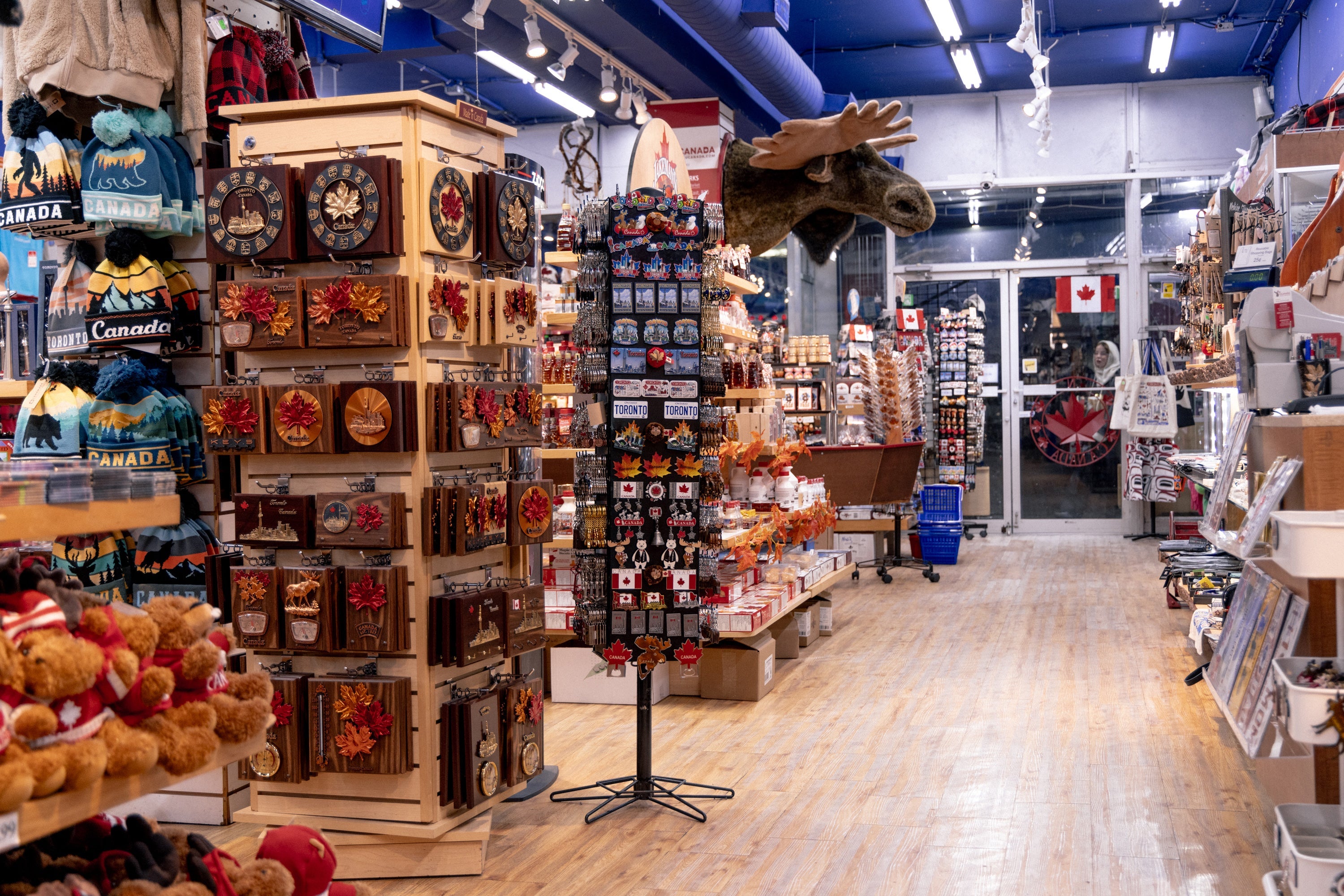 Top 10 Canadian Gifts and Souvenirs: What Should You Take Home from Ca ...